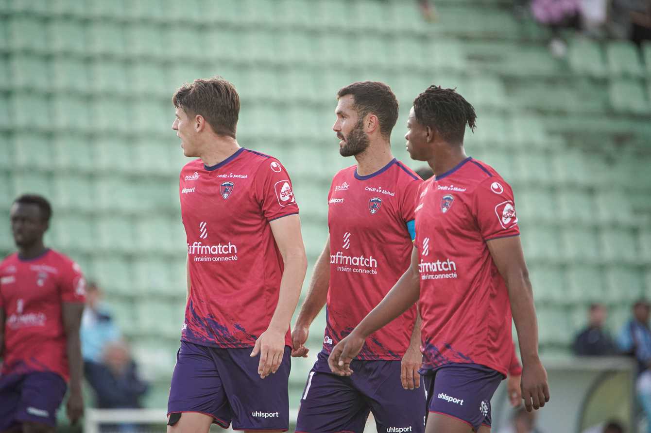 Football and employment: Everyone behind Clermont Foot and Olympique ...