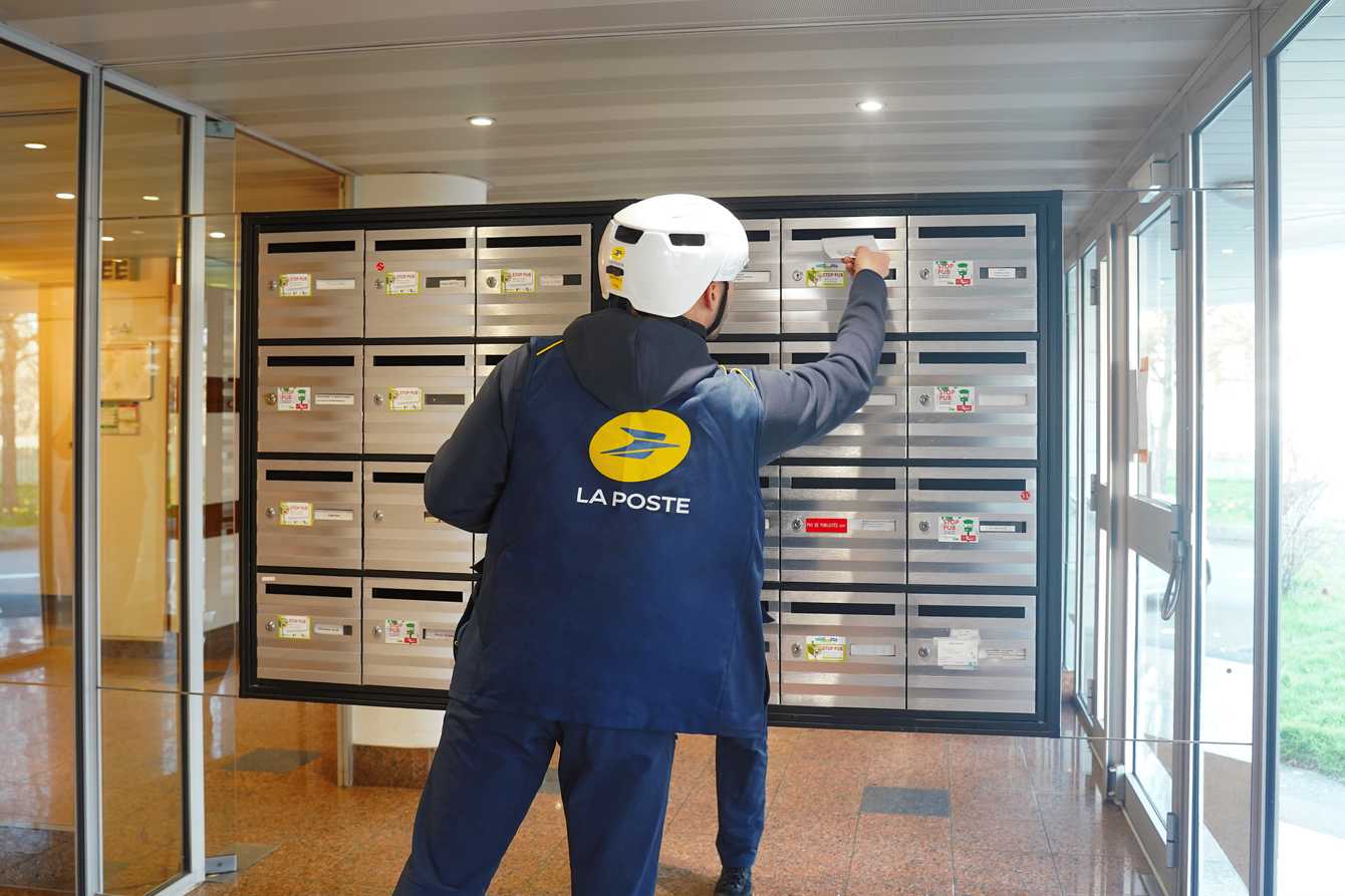 Staffmatch is recruiting postal workers throughout France for La Poste
