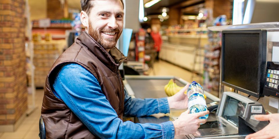 Cashier job description: Missions, training and qualifications