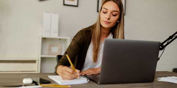 Agent administratif : Fiche métier (missions, formations et compétences)